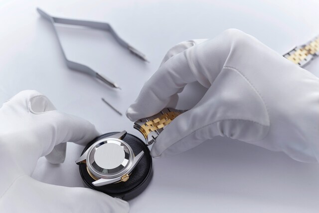 Servicing your Rolex - Our servicing procedure | Rolex®